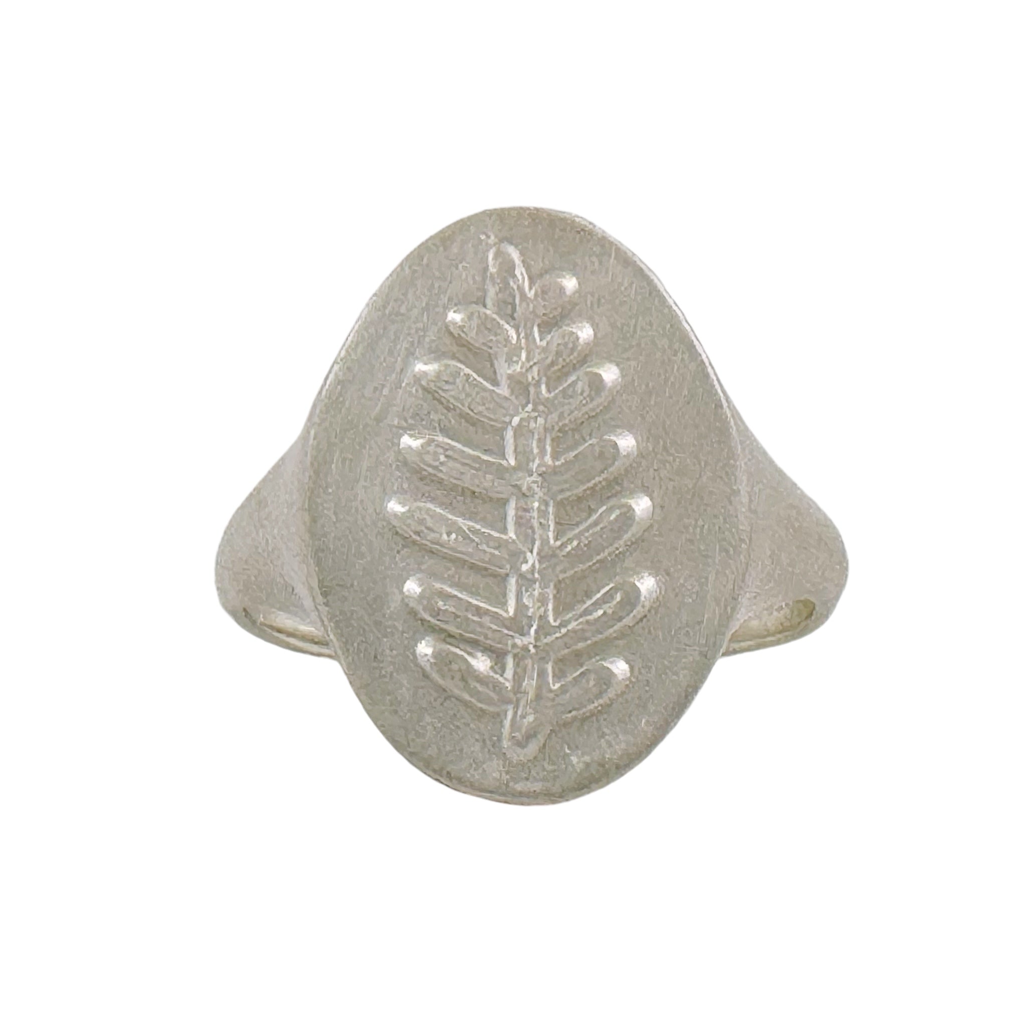 Oval Feather Signet Ring - Milly Thomas – Studio Melt